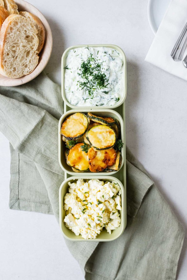 Griechische Vorspeisen: Frittierte Zucchini, Feta-Kräutermix & Tzatziki ...
